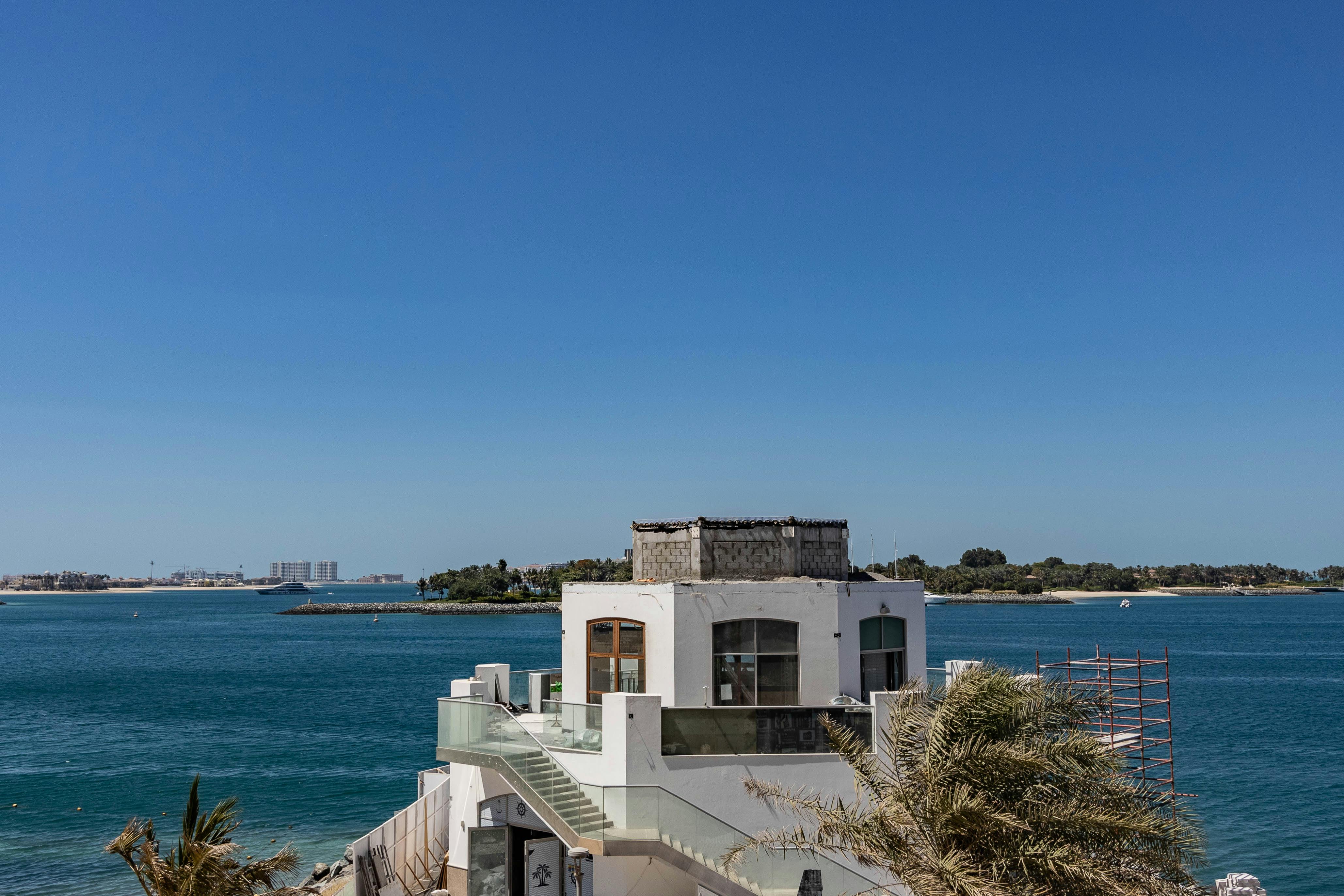Investing in Holiday Homes: Pros and Cons - estateagentpower.com