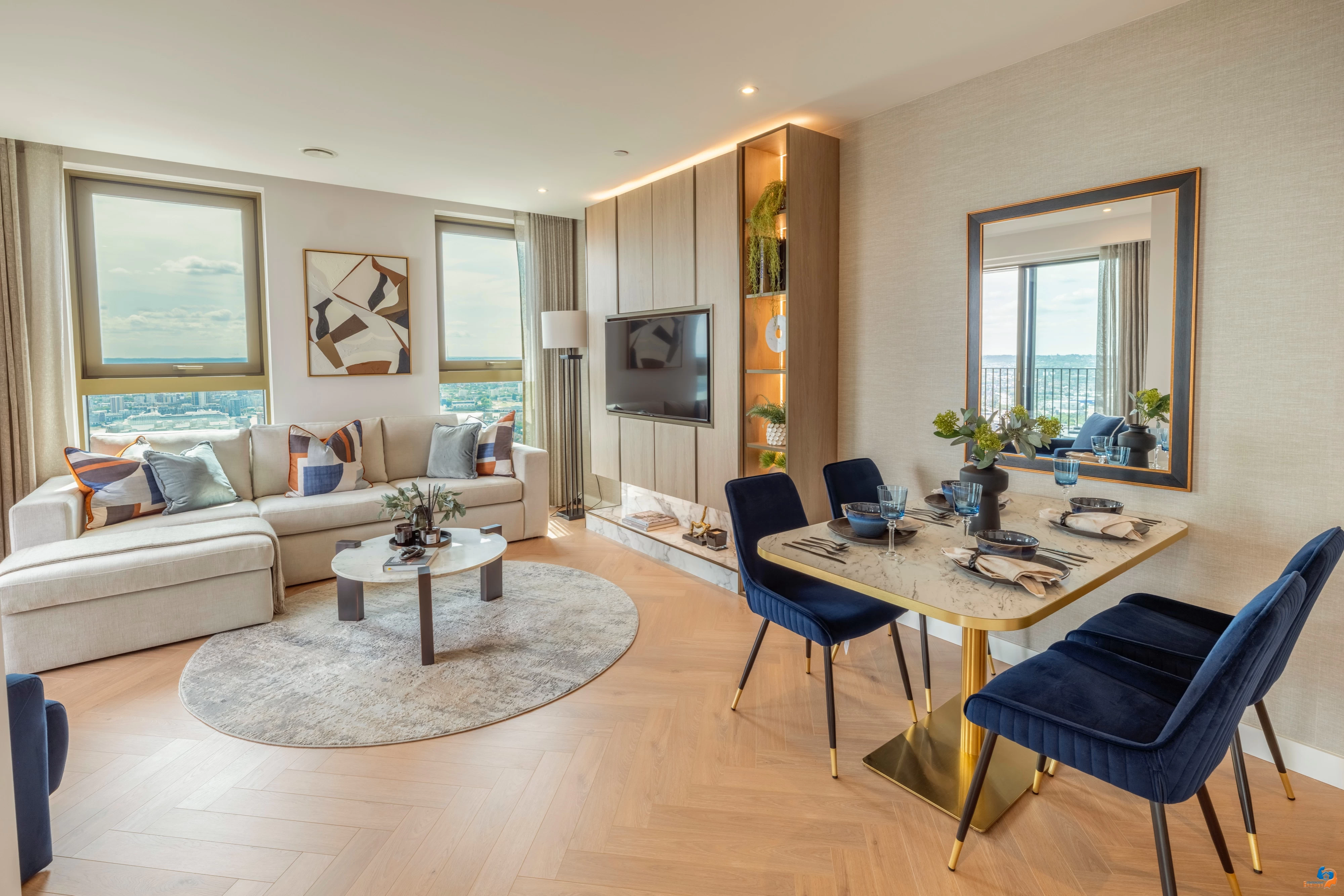 Luxury Three Bedroom Home on the 38th Floor with River and O2 Views-222 ...
